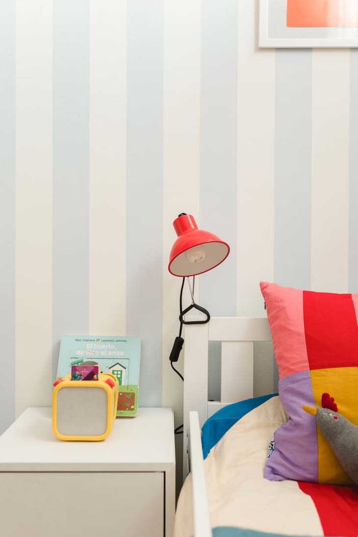 See Blue and White Striped Walls in This Kid’s Room | Cubby